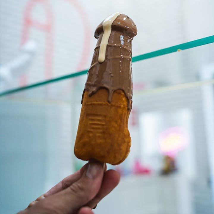 La Pollería Gofres En Forma De Pene Gigante En Valencia Valencia Secreta
